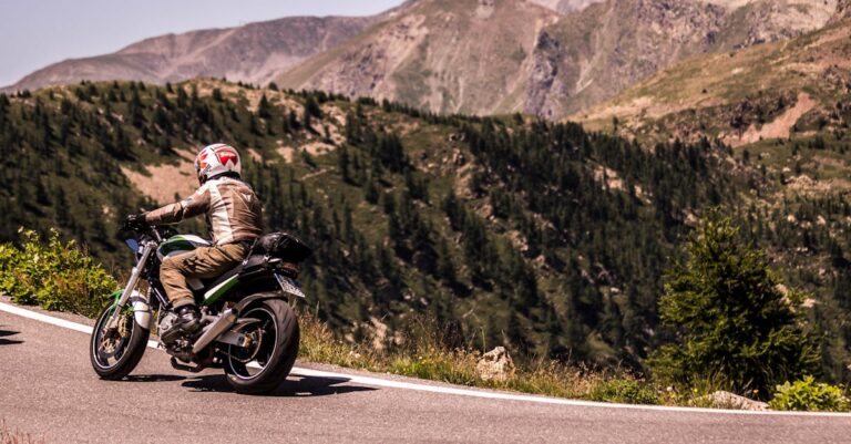 🌄 Balade à Moto : Les Itinéraires Incontournables à Explorer ! 🏍️